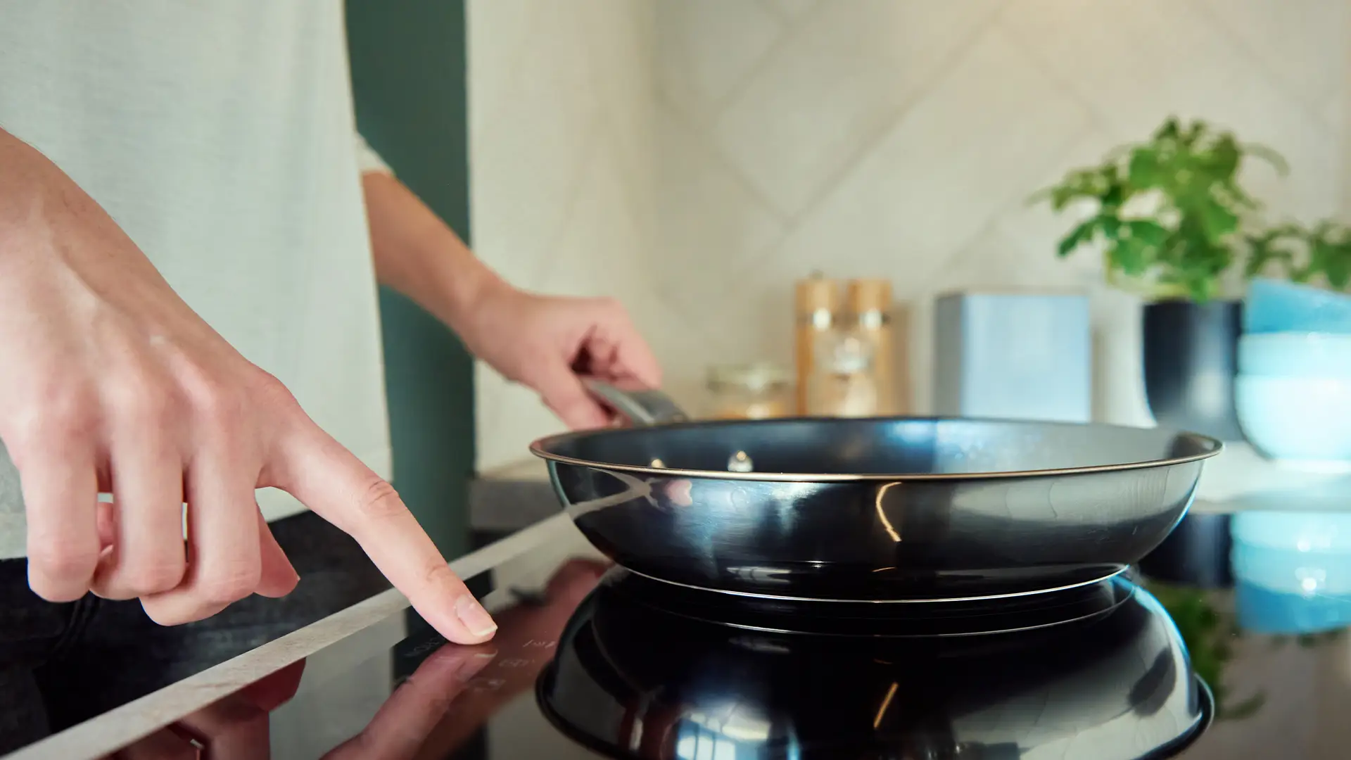 How to Use an Induction Hob: The Ultimate Beginner’s Guide